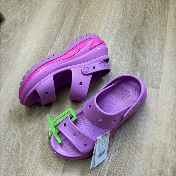 CROCS | Shoes | Nwt Crocs Classic Mega Crush Sandal Unisex M9 W1 Bubble ...